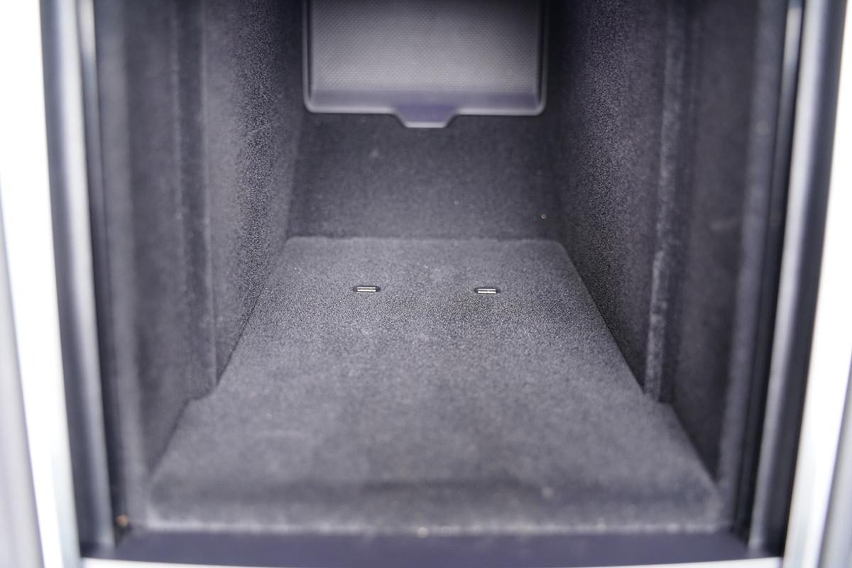 Tesla's latest Model Y USB-C fast charging module is dismantled - iNEWS