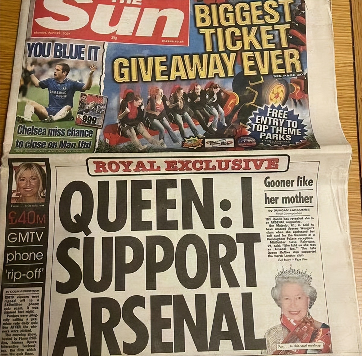 Goalkeeper + Arsenal fans?The Queen's Football Love - iNEWS