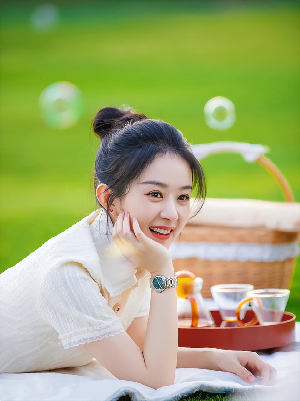 Zhao Liying and Gong Jun's first cooperation, co-produced a magazine ...