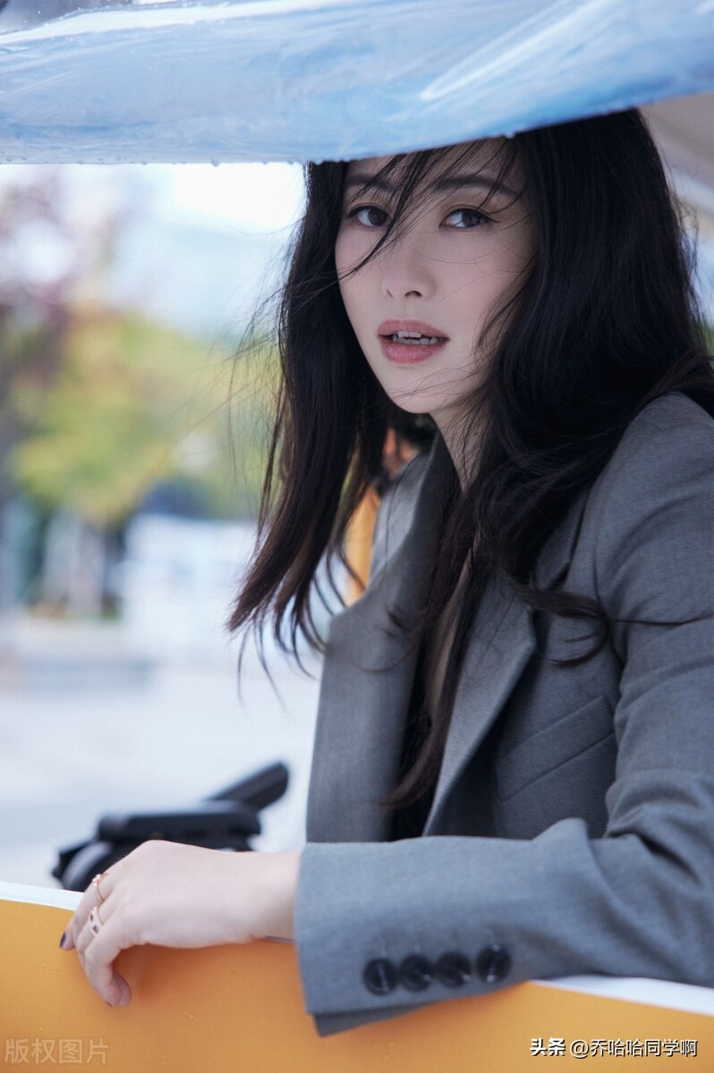 Zhu Zhu is a talented and low-key showbiz beauty, how can such a charm ...