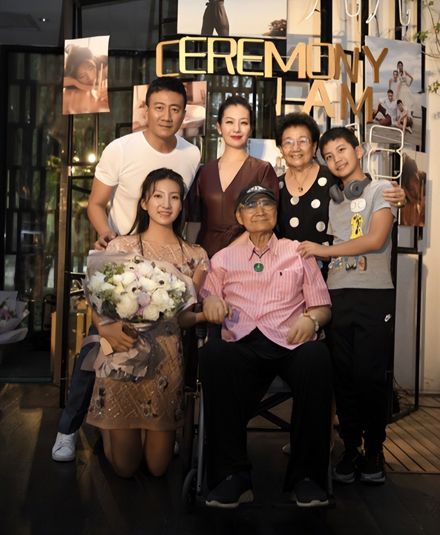 You never heard of it! The 18 pairs of actors who are actually father ...