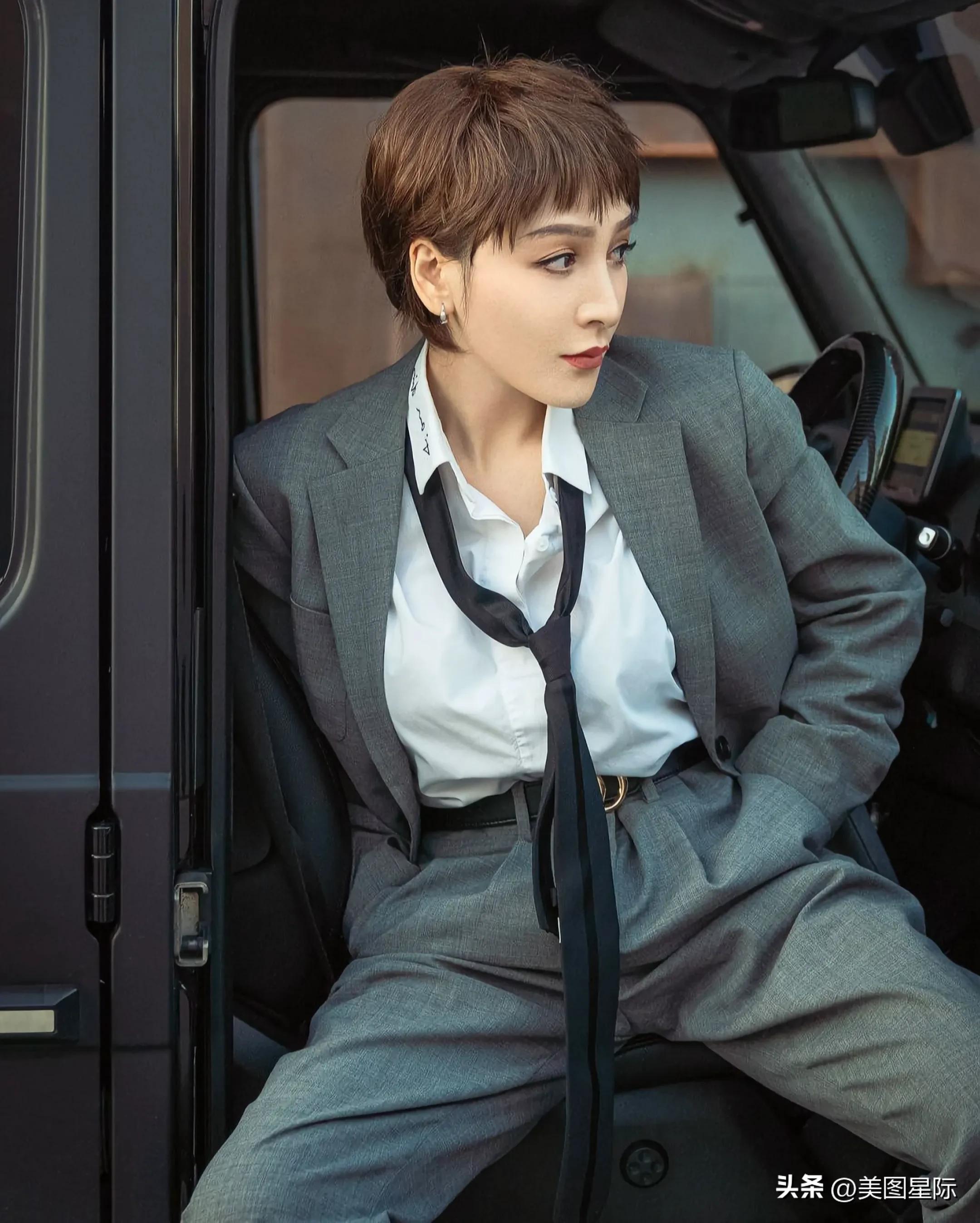 The protagonist of this issue——Shen Lu, the 155th issue of the celebrity stunning beauty series ...