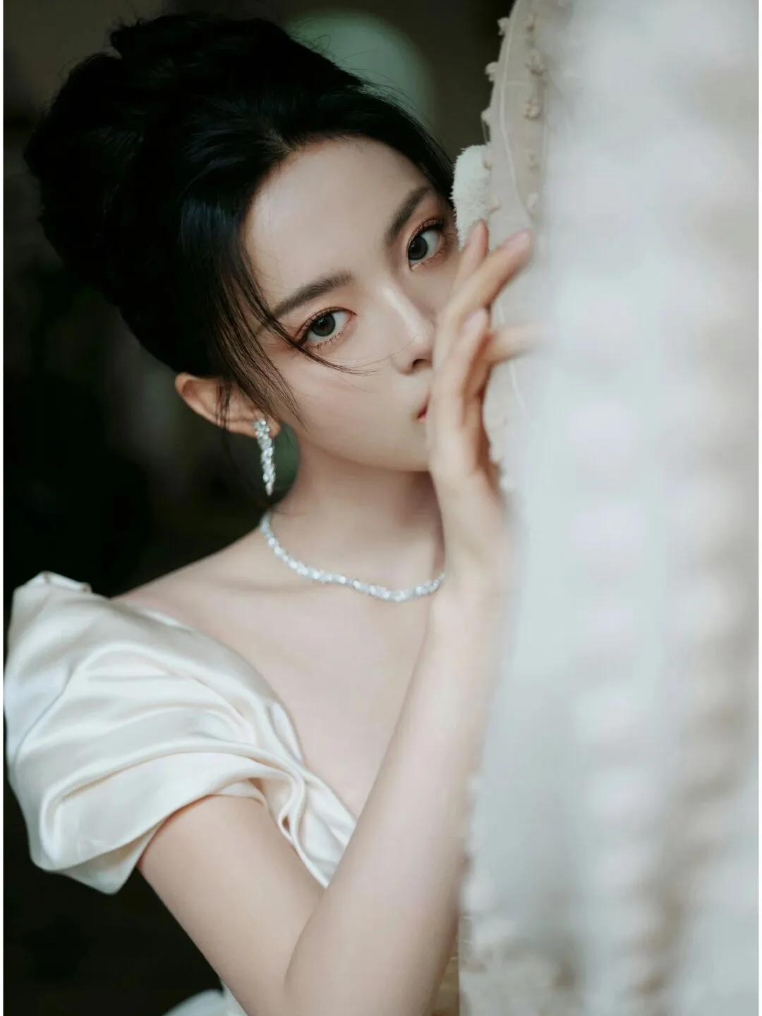 Star Yang Chaoyue - iMedia