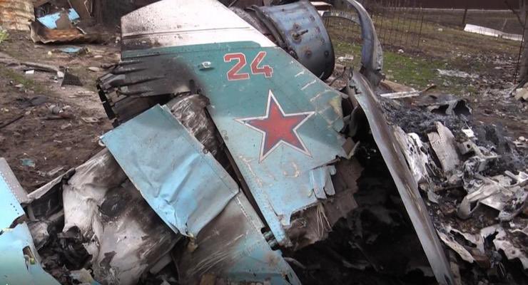 The Russian army kicked the iron plate, crashed 4 fighter planes in one ...
