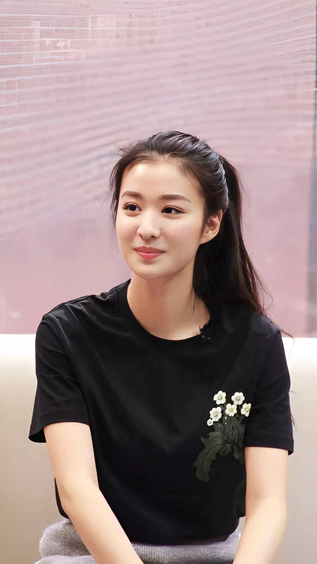 Wang Churan, a sexy goddess with a super body - iNEWS