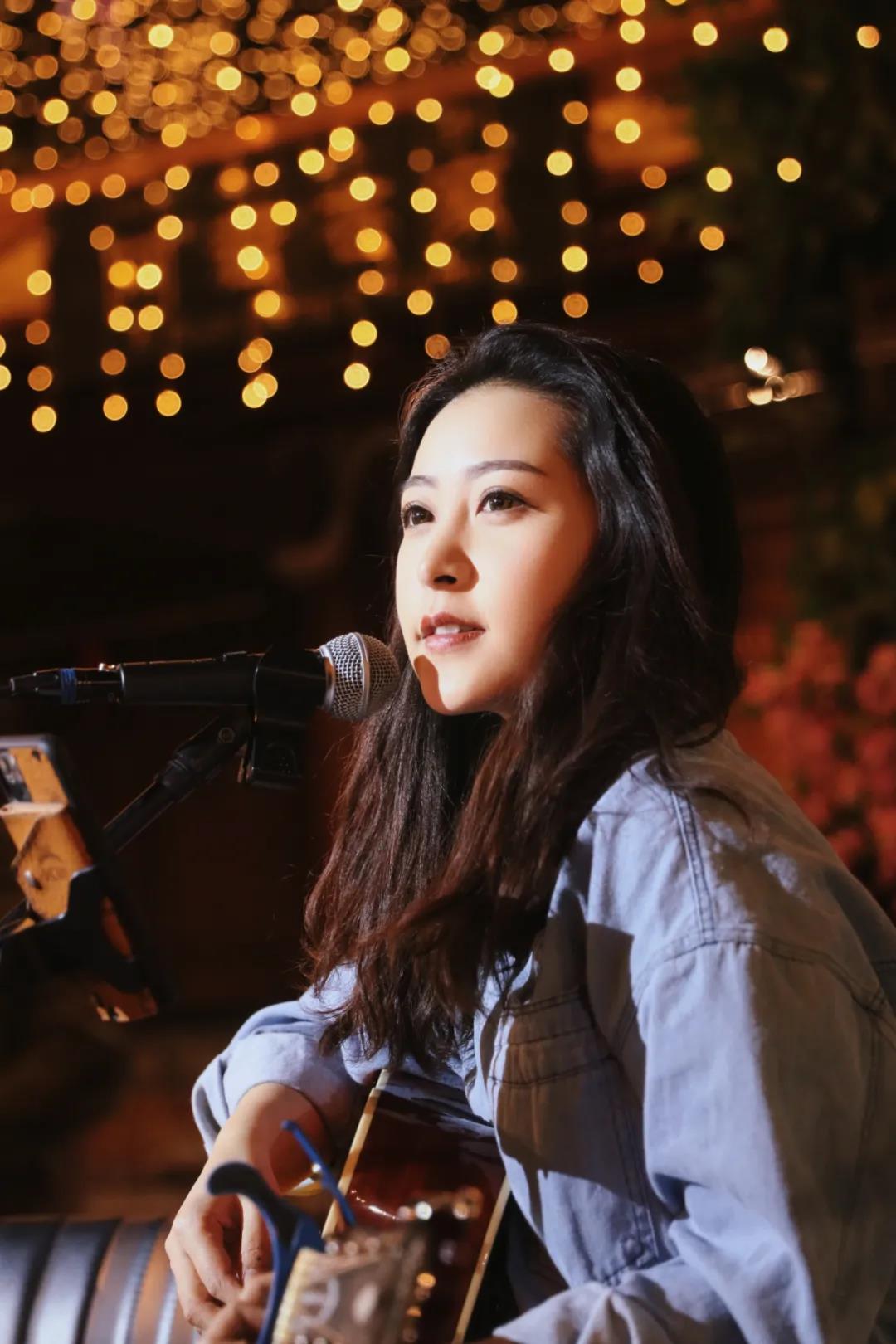At the end of 2021, come to Lijiang Dayan Flower Alley to listen to ...
