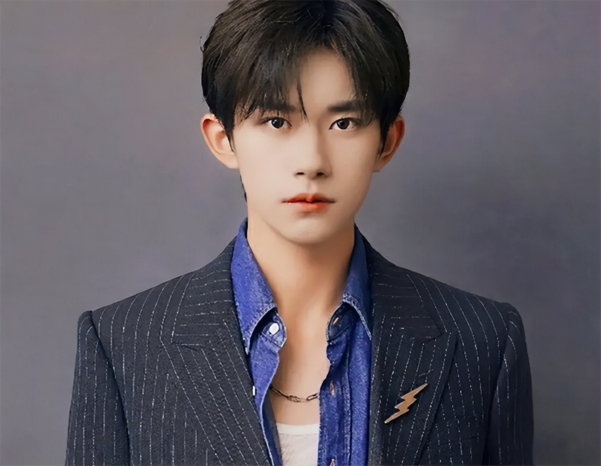 The four-character brother lay on the gun, Jackie Chan bluntly said ...