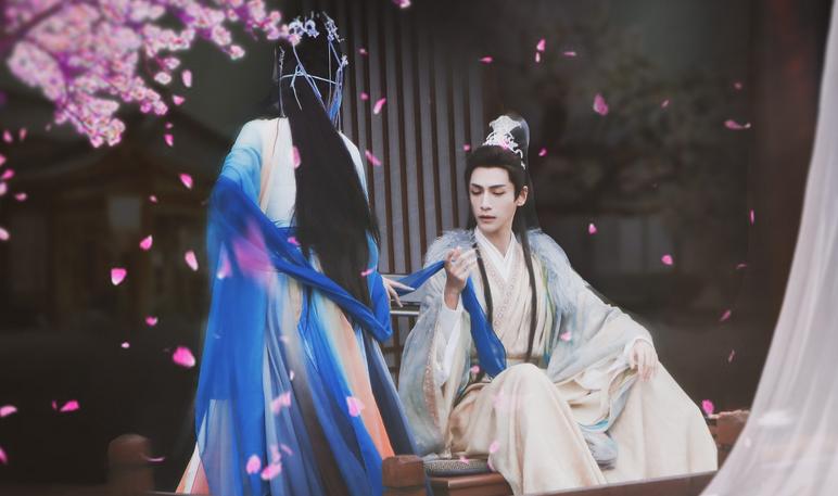 Watch the plot of "Long Moon Embers" first! Luo Yunxi's sick and ...