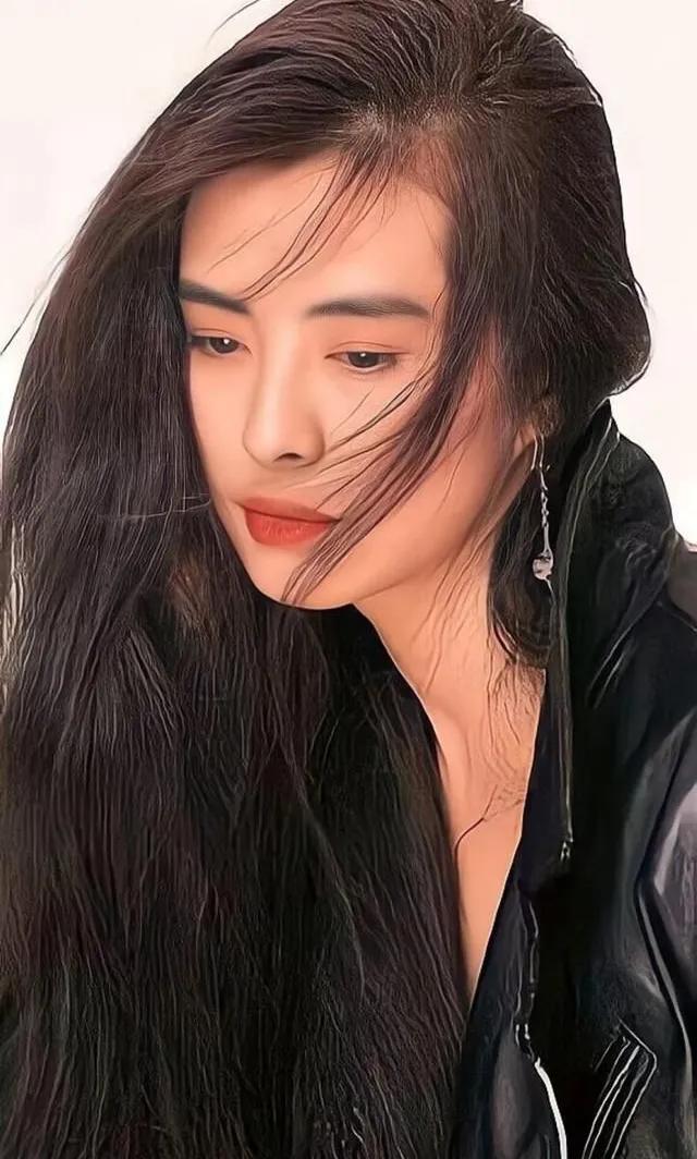 Jade Girl: After Wang Zuxian lived in seclusion in Canada, he lived a low-key life, walking his ...