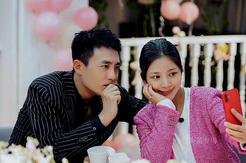 Du Chun took his wife and daughter to take parent-child photos, the 2-year-old Xiaodan dumpling ...