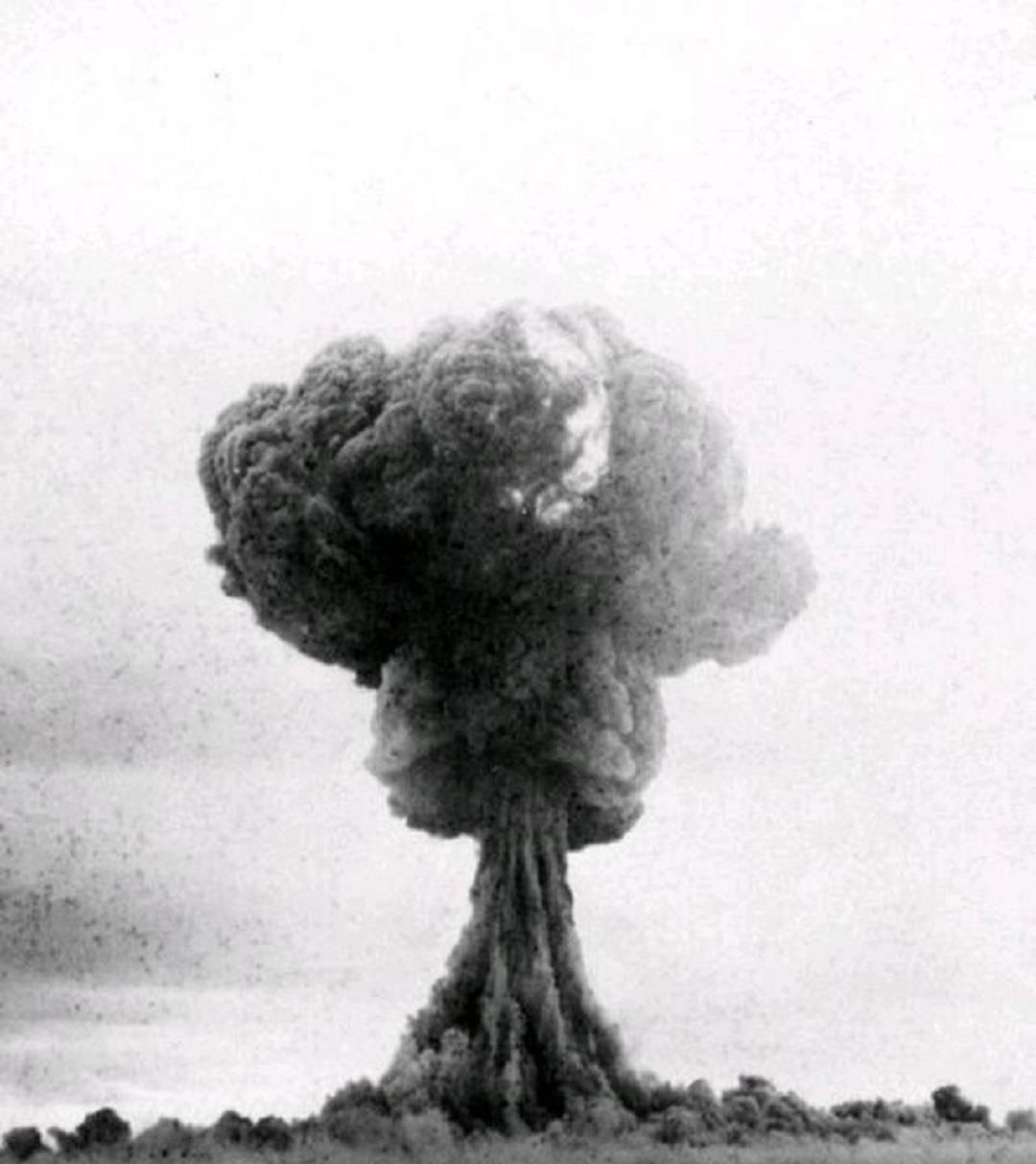 How did the Soviet Union obtain hydrogen bomb technology? How much did ...