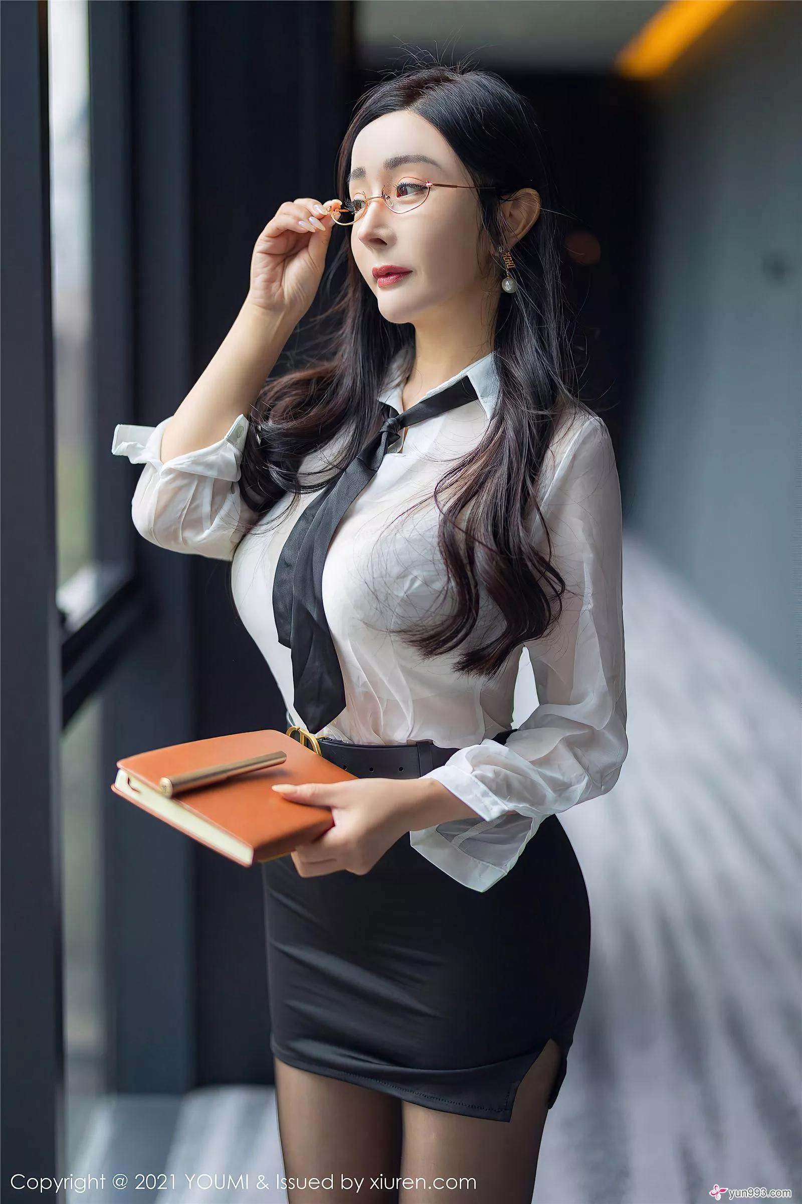 The female secretary who looks like a big power, you can't hold it - iNEWS