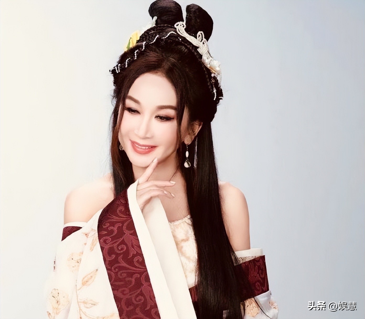 56-year-old Wen Bixia played "Su Daji" again after 22 years, and her ...