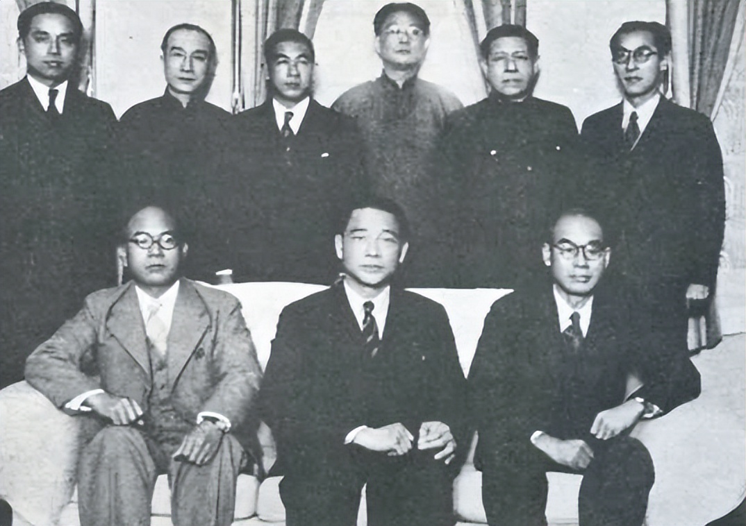 In 1928, Chen Geng came to the home of his subordinate, and during the ...