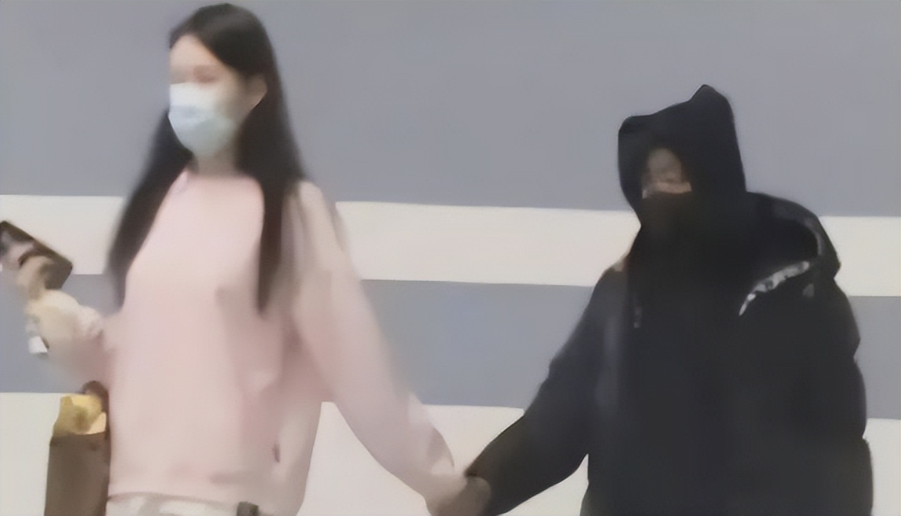 Looking at Feng Qing, Ma Rong understood why she lost? When you love ...