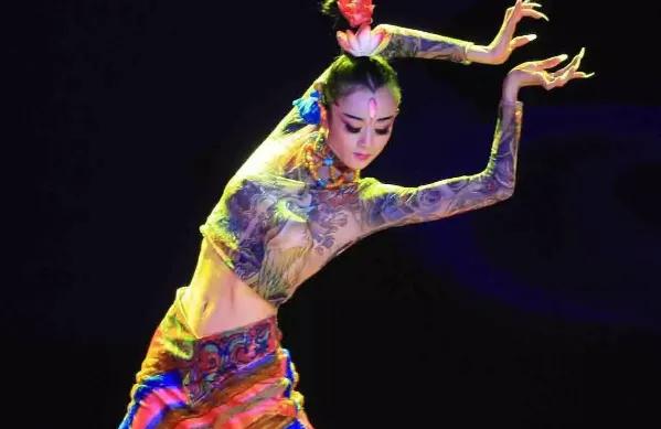 61-year-old Yang Liping met 62-year-old Deng Jie, the gap between ...