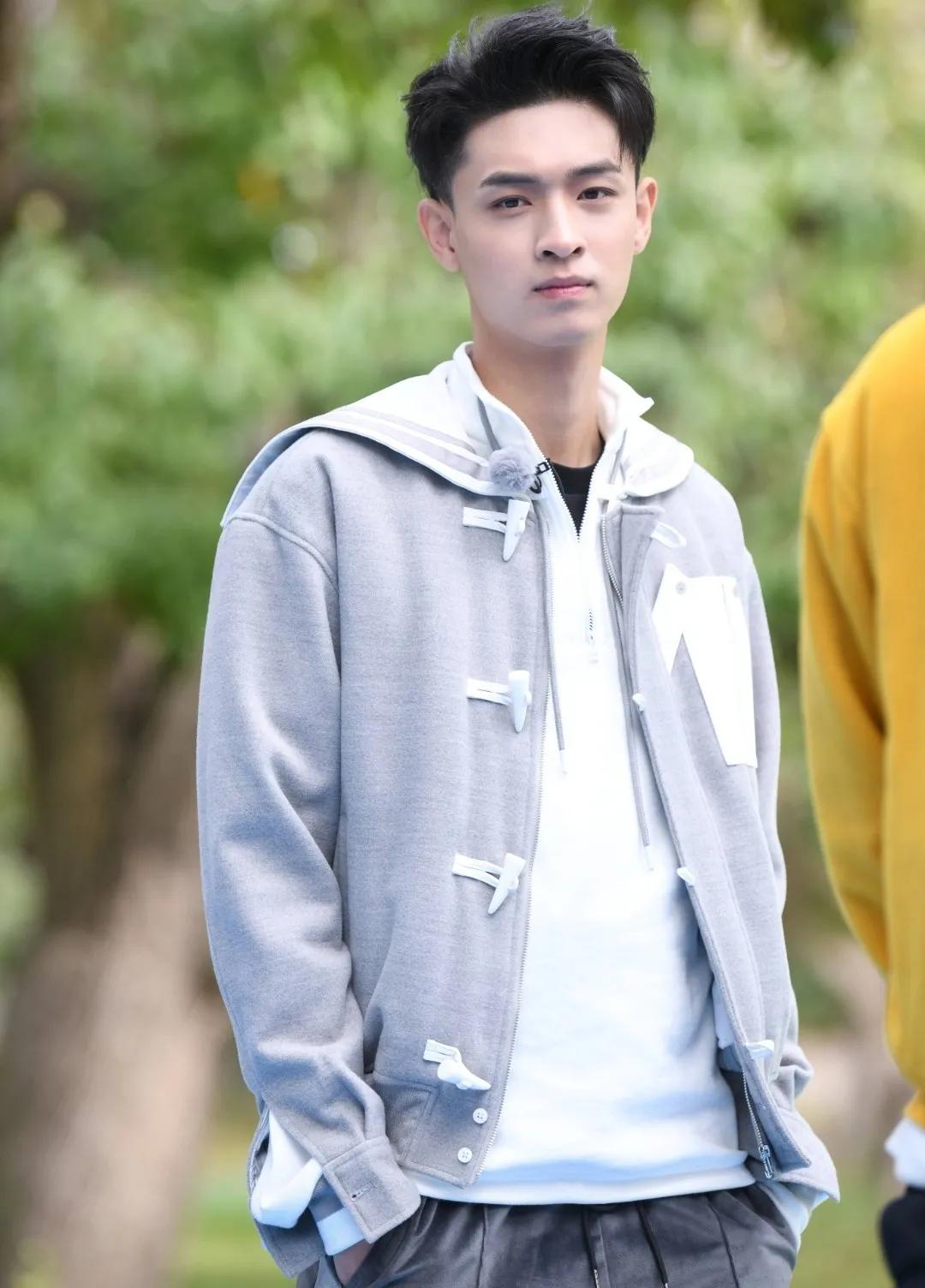 Little gossip, Zhang Xiaofei, Hu Xianxu, Cheng Xiao, Jing Boran, Qin Xiaoxian - iNEWS