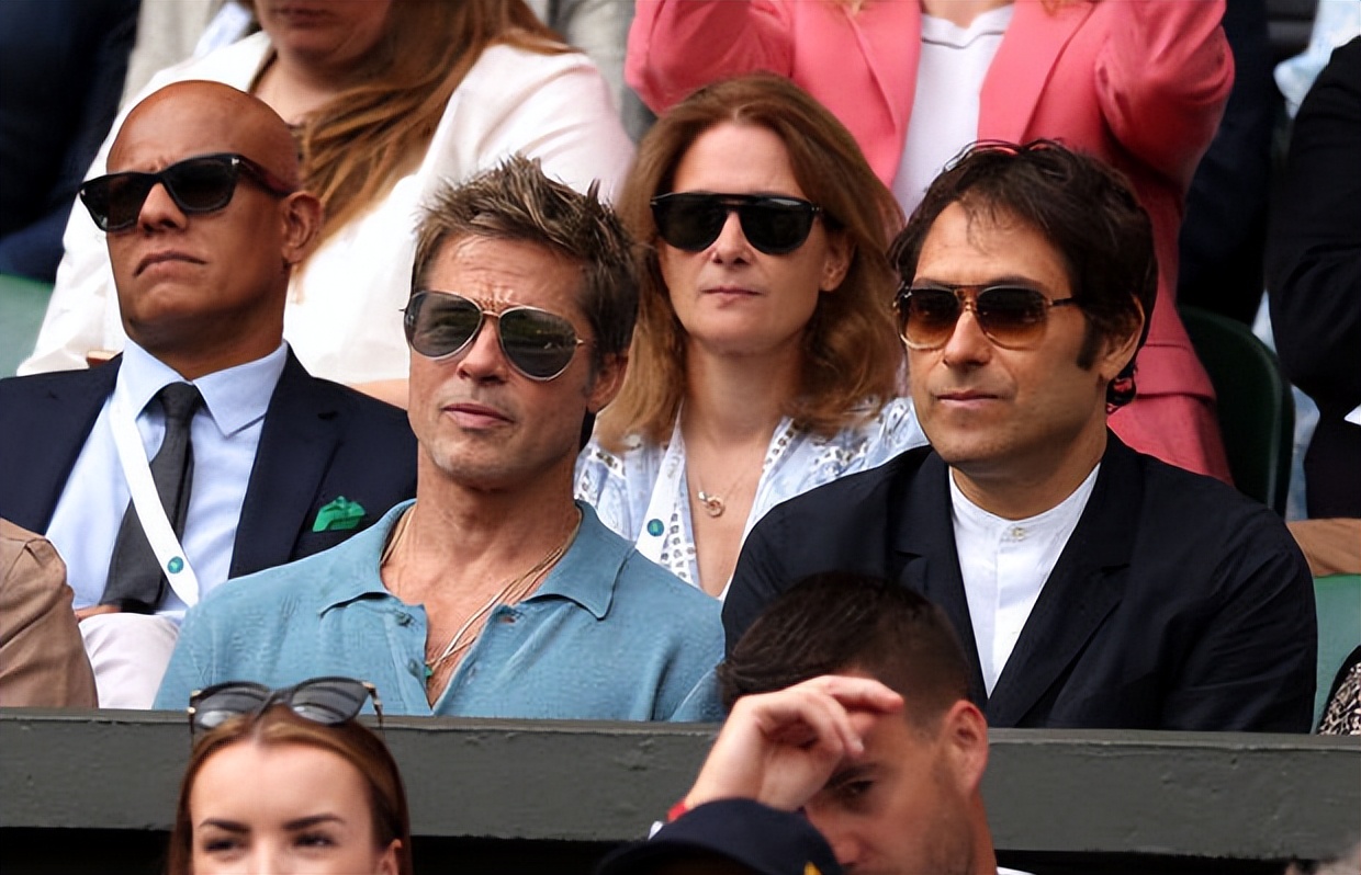 The stars appeared in the Wimbledon final, Deng Chao, Yang Ying, sister ...