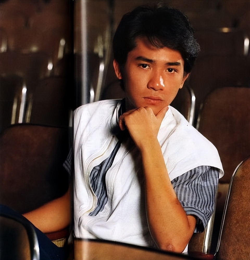 How did Liang Chaowei, who is socially afraid, walk out of another ...