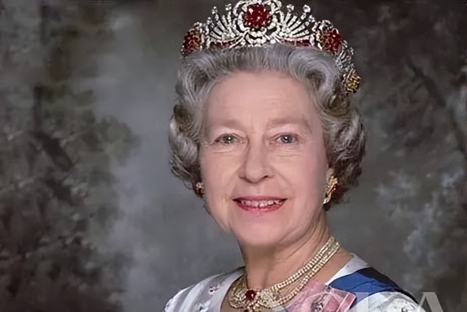 The 96-year-old Queen of England: Wearing a 4.5-pound crown 69 years ...