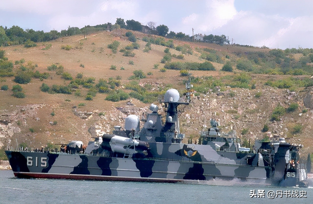 The Russian guided missile hovercraft Bora, a naval legacy from the ...