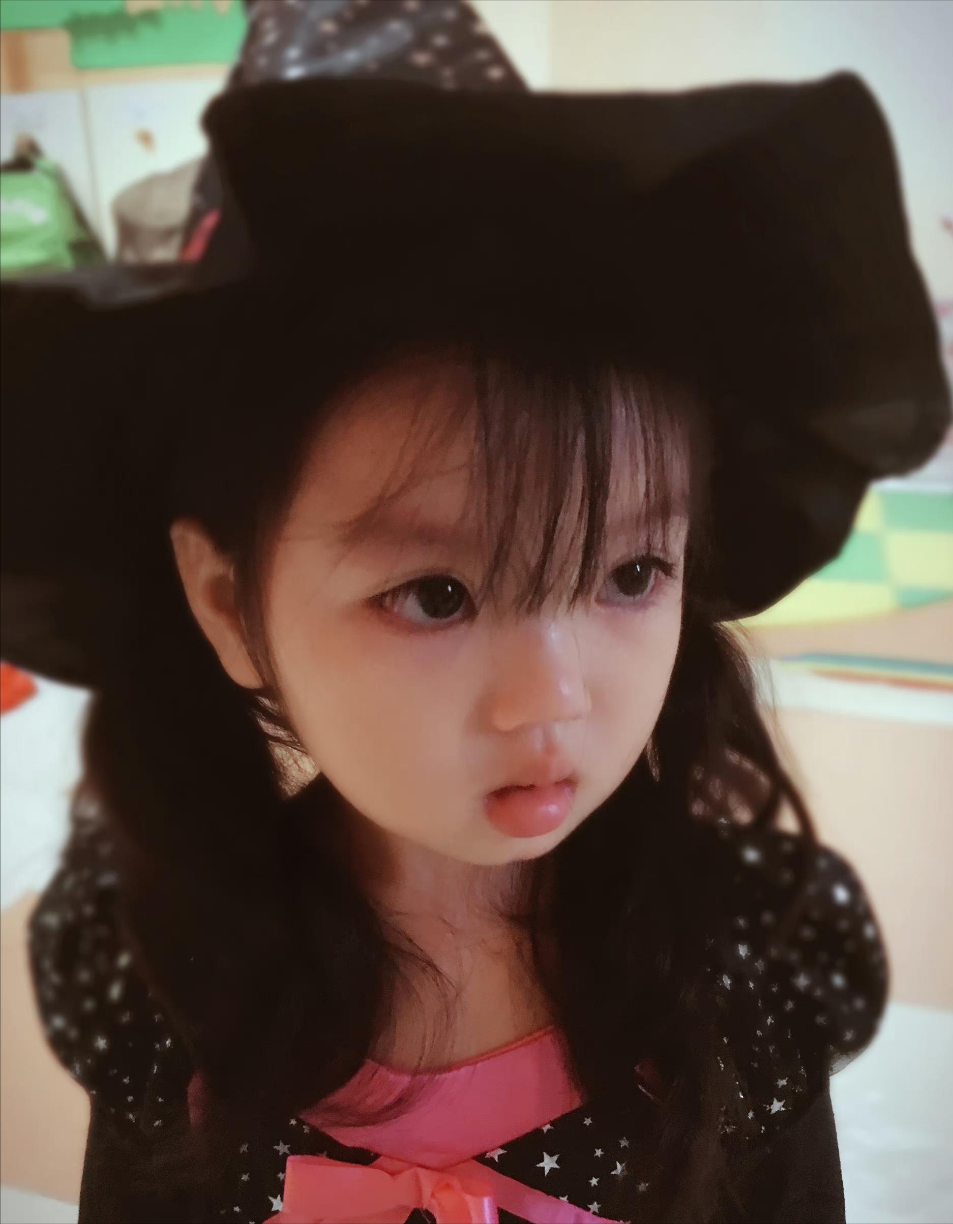 Seven years ago, a recent photo of the 4-year-old girl Ala Lei who said ...