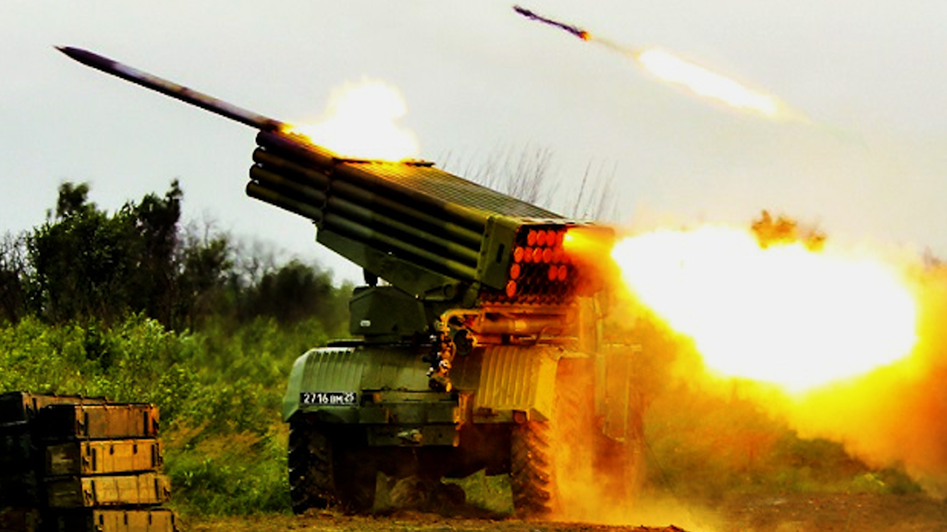 The fighting nation hail rocket launcher, destroy the enemy howitzer ...