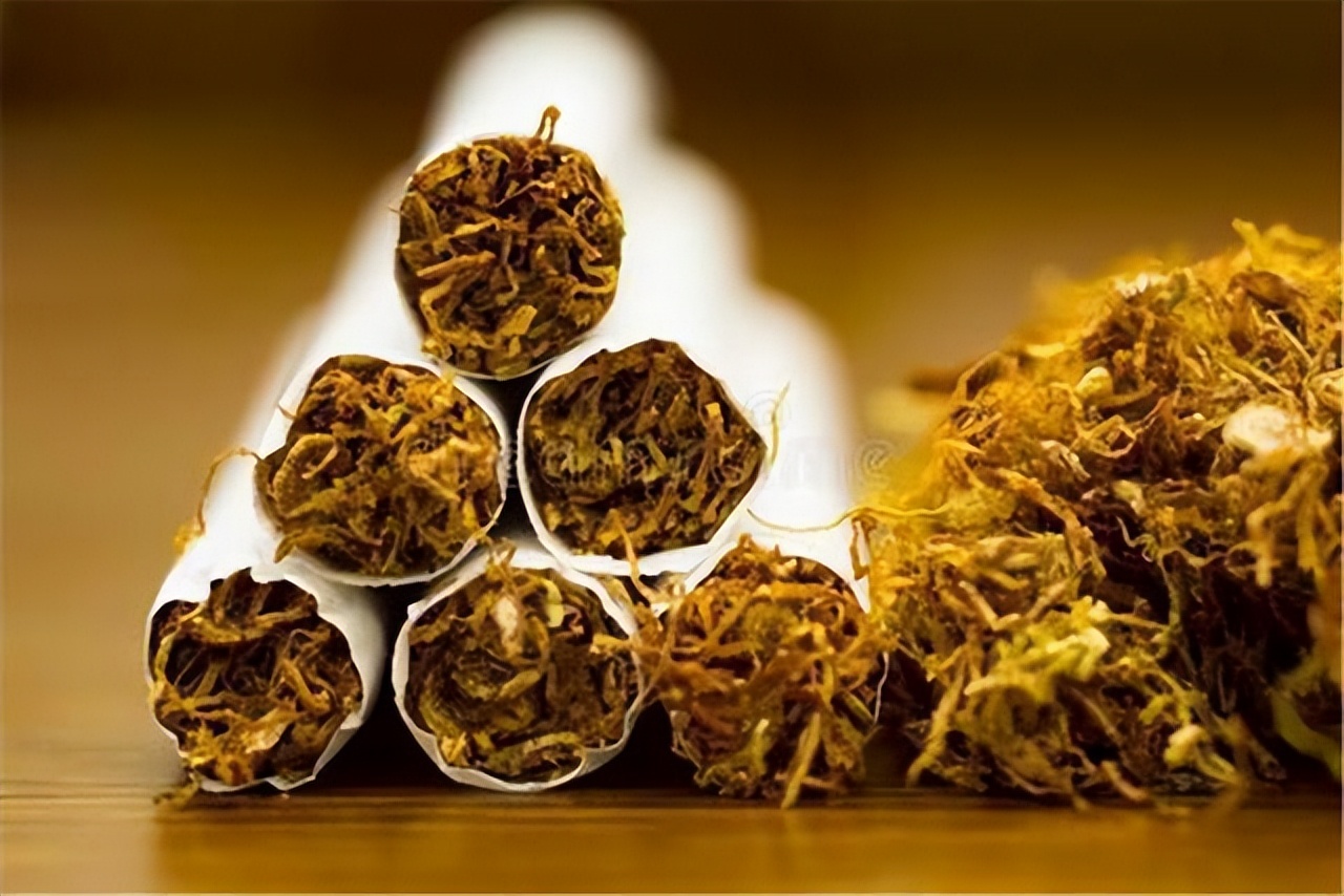 How many cigarettes can a normal person smoke a day?Doctor: Try to ...