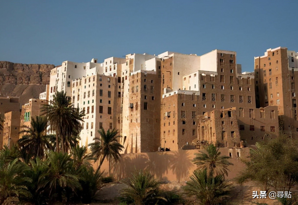 Human ancient skyscraper Yemen mud brick tower - iNEWS