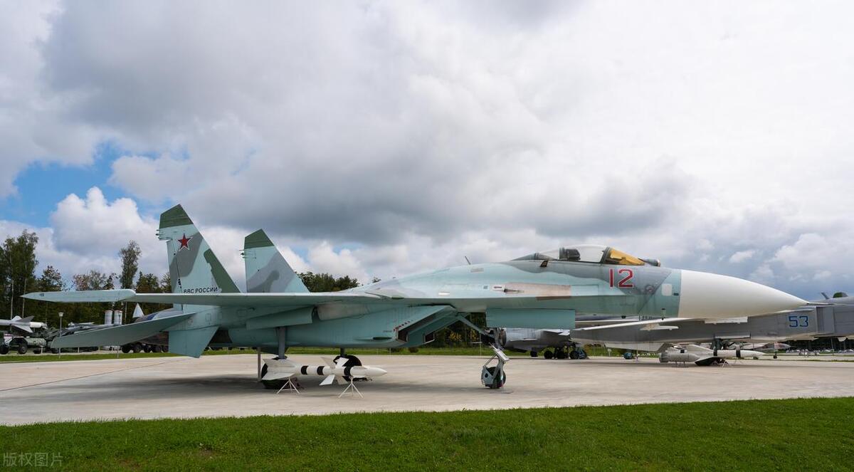 Attacked all night, the Russian tanker was hit by a precise hit and ...