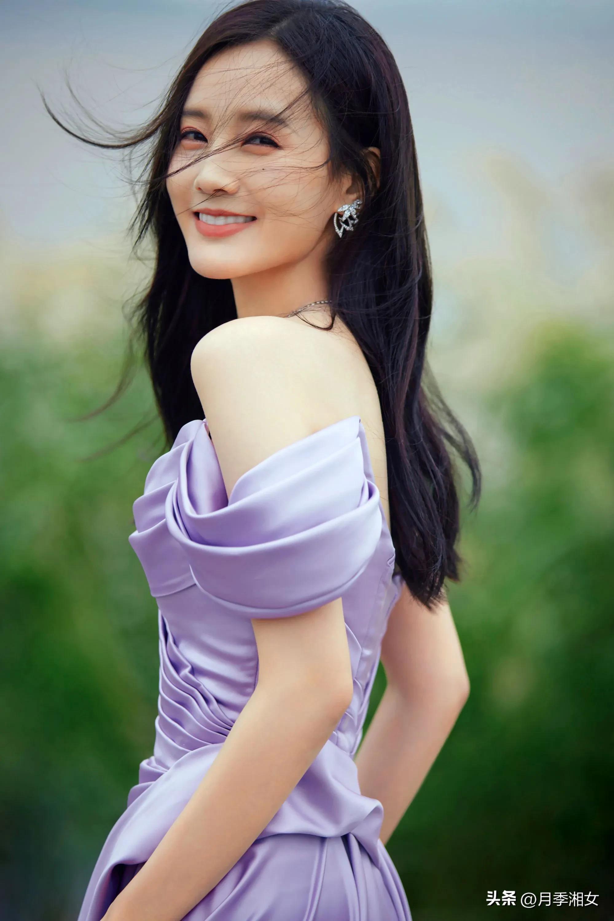 Playful and lovely Li Yitong - iMedia