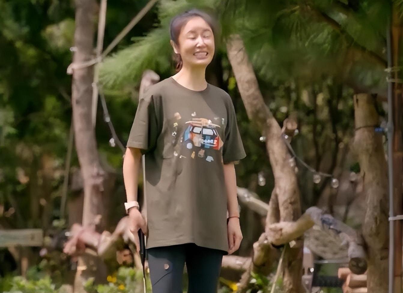 47-year-old Ruby Lin is too old to recognize! Wearing a loose T-shirt ...