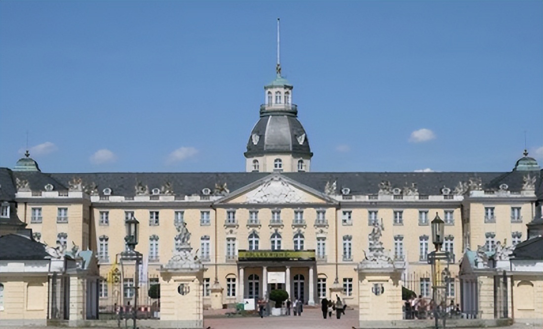 The Legendary Story of the Founder of Mercedes-Benz - iNEWS