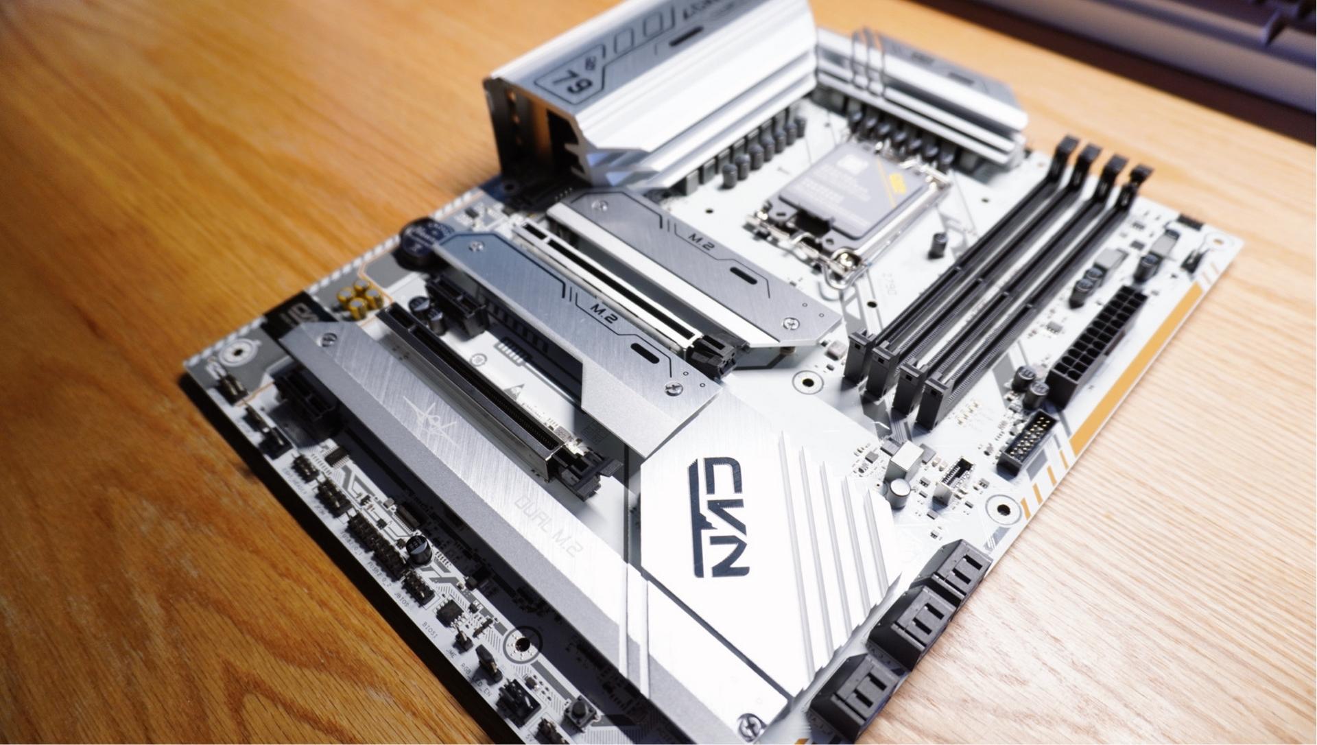 Pure white host motherboard articles: Colorful Z790 CVN Cruiser D4 ...