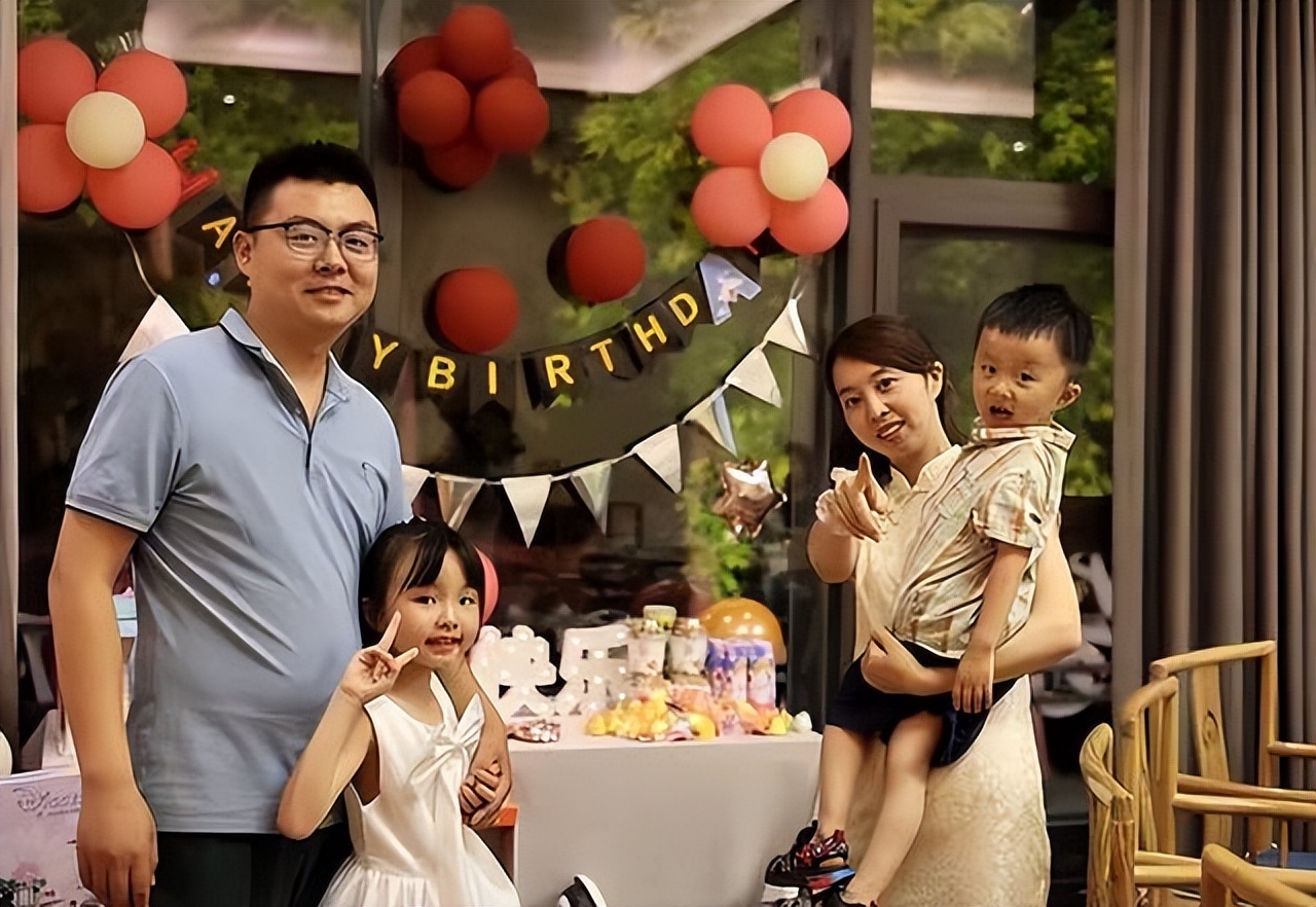 Have trouble?Tian Jing and Yao Wei did not interact publicly with Xu's mother during the Mid ...