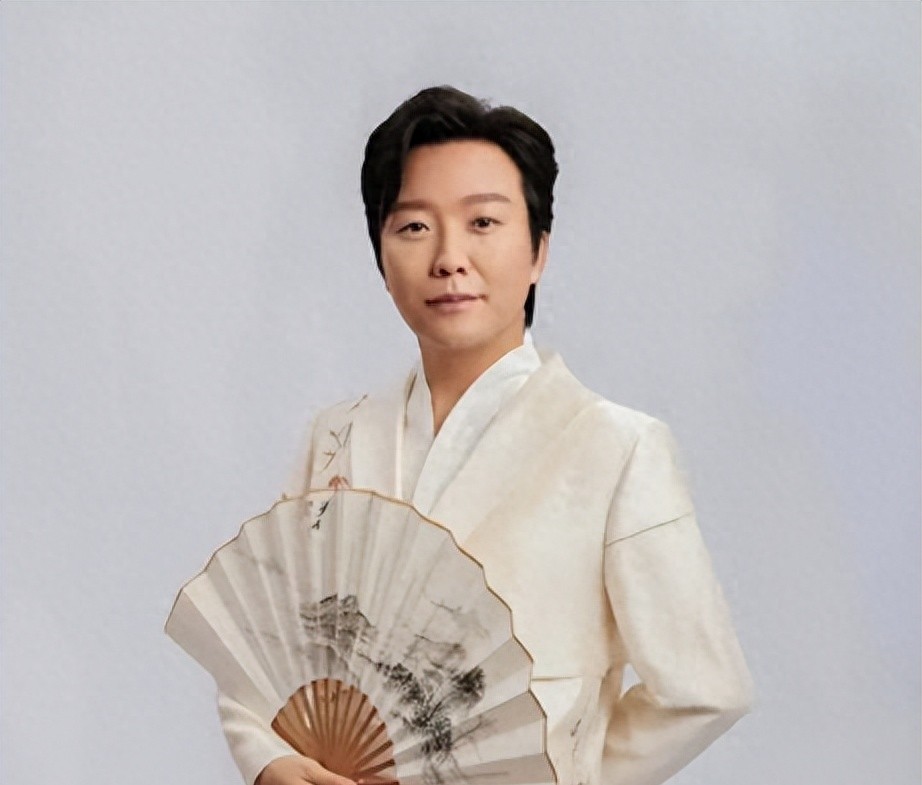 44-year-old Li Yugang, who is not in love or married, returns to the ...