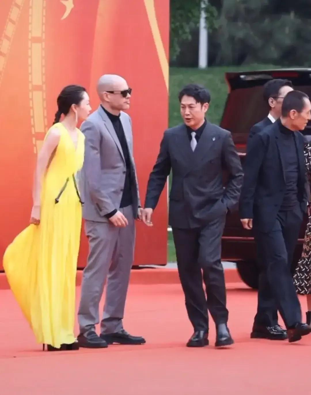 Zhang Songwen takes you to appreciate the rivers and lakes at the Beijing Film Festival - iNEWS