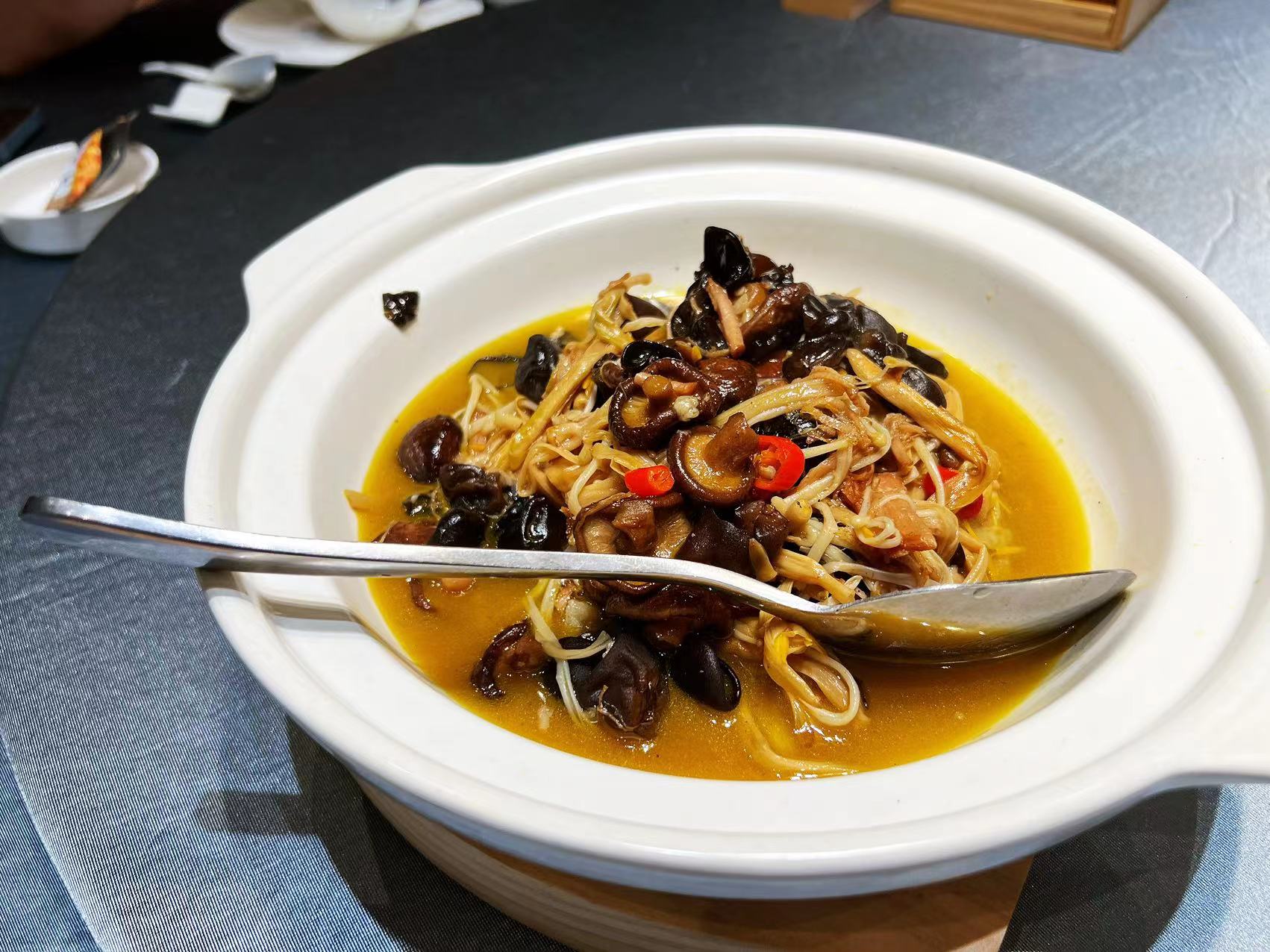 Lanshe: private kitchen with a slightly mediocre taste - iNEWS