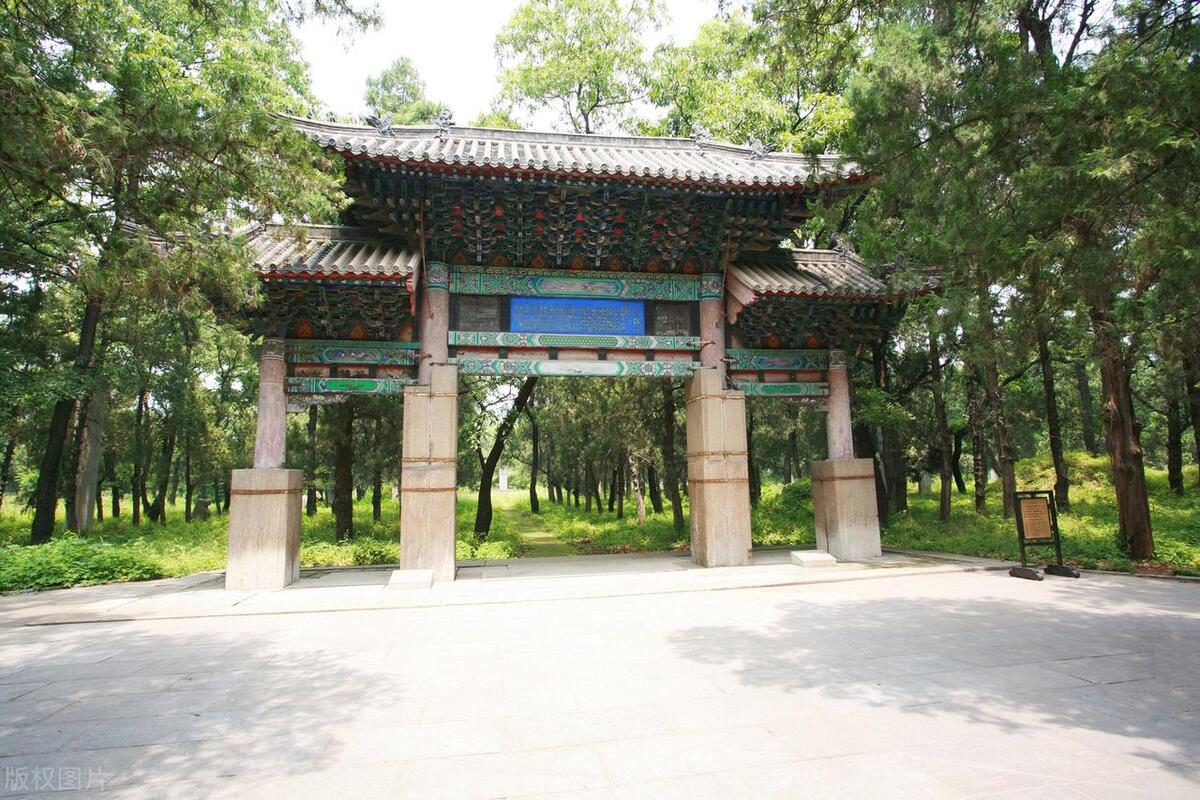 Confucius was actually a Feng Shui master in his early years? Also ...