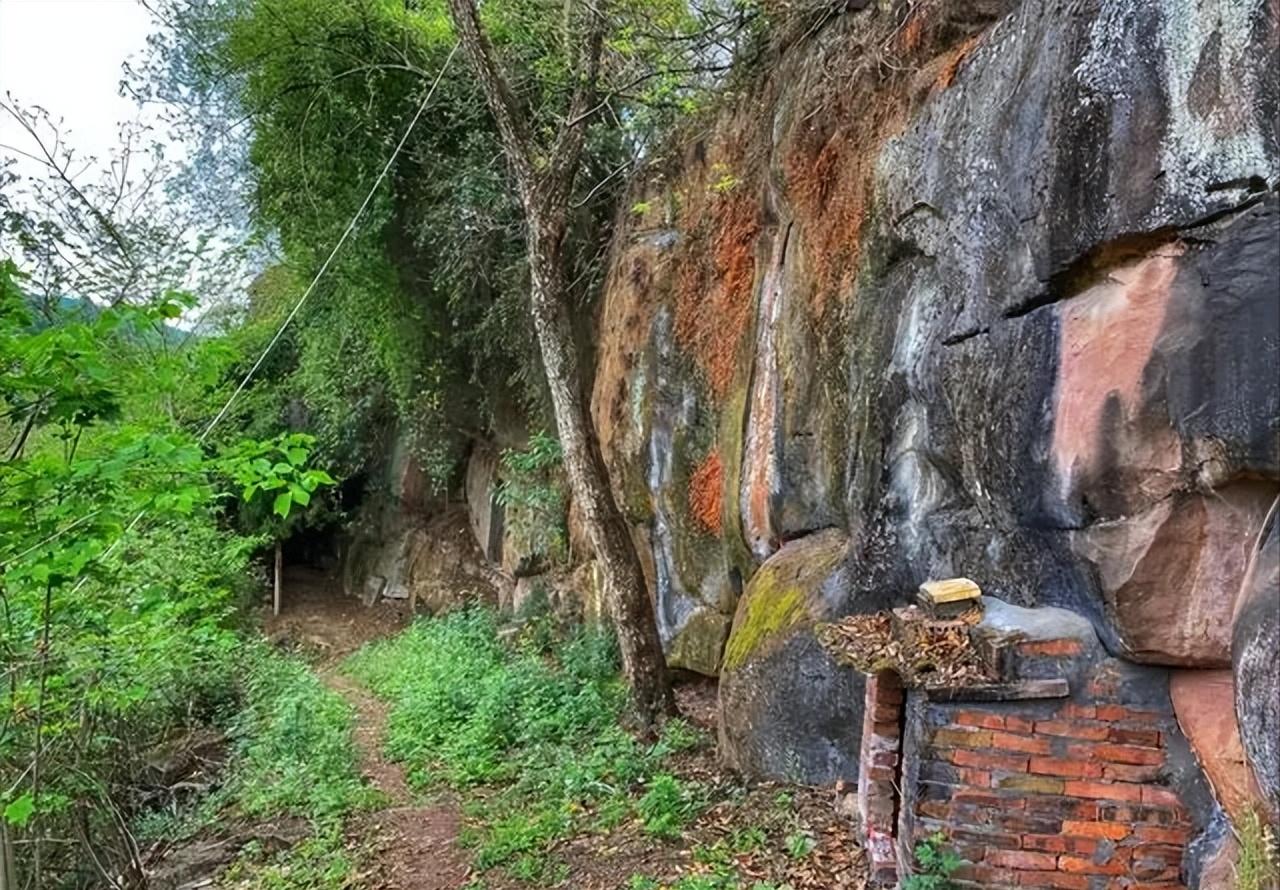 Zunyi Xinpu: There is a "bright stele" on the Sandu Pass - iMedia