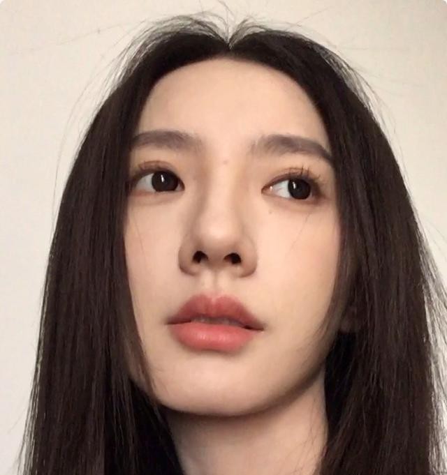 I was amazed by Yu Zheng's new female amateur, with delicate features ...
