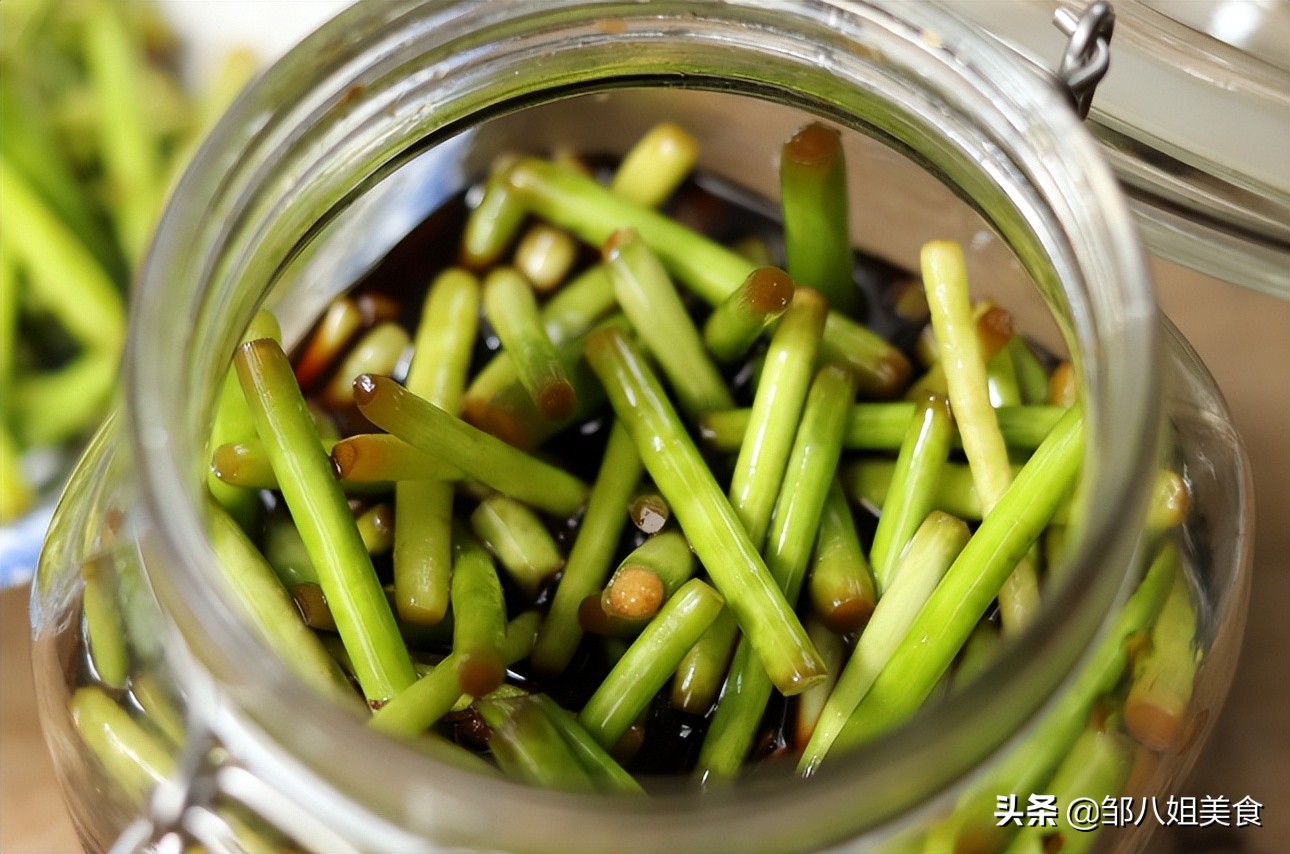 Garlic sprouts just salted is not good!Pickled garlic sprouts with ...