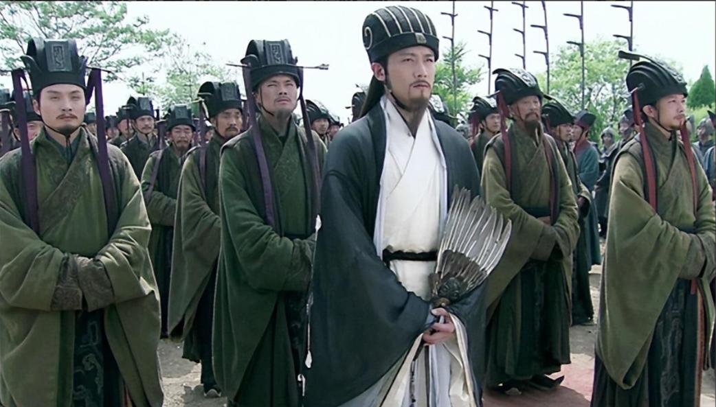 Before his death, Zhuge Liang left an undercover agent to kill the two ...