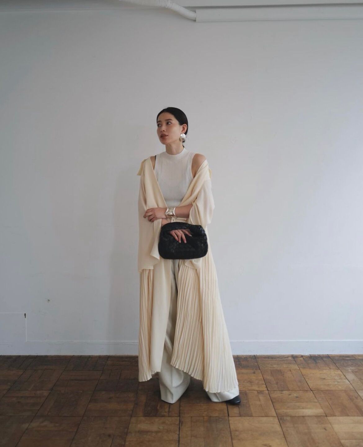 With a "domineering lady face and a loli figure", how does this ...