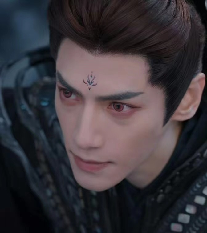 Xiao Zhan Shiying did not wear eyeliner in "Jade Bone Yao" when Master ...