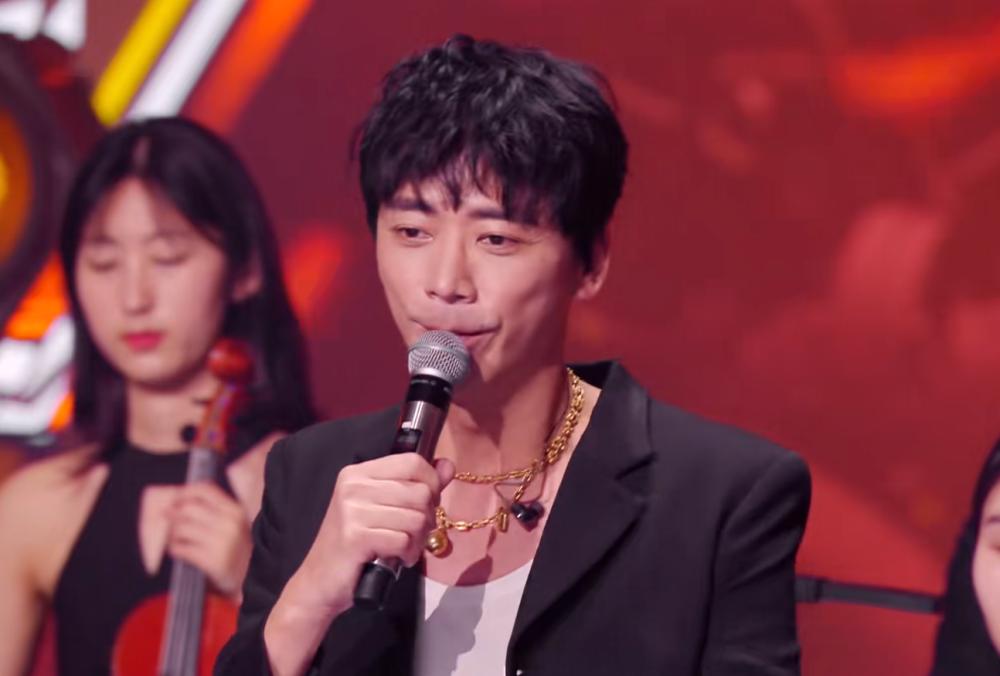 The skinny guy who can't say harsh words is the most real singer on the ...