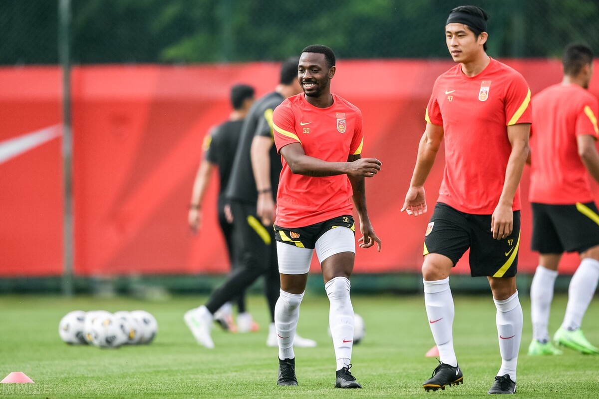 Play wild ball to maintain state!Naturalized international Fernando ...