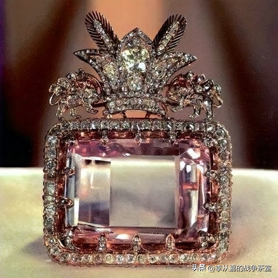 The bloody history behind the British royal family's luxury jewelry ...
