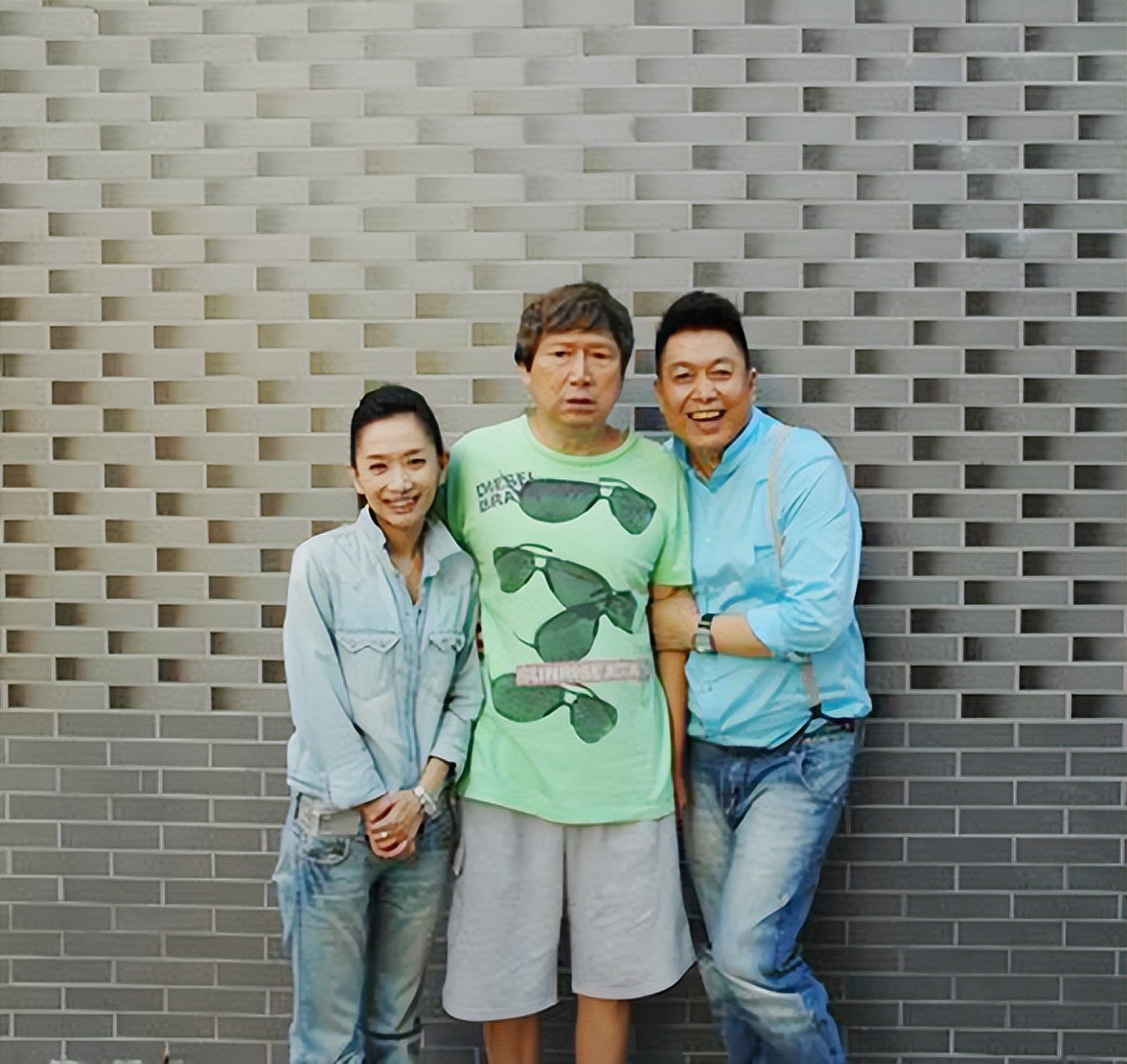 Li Chunping's girlfriend Han Kaiyi: She fell in love with him and gave ...