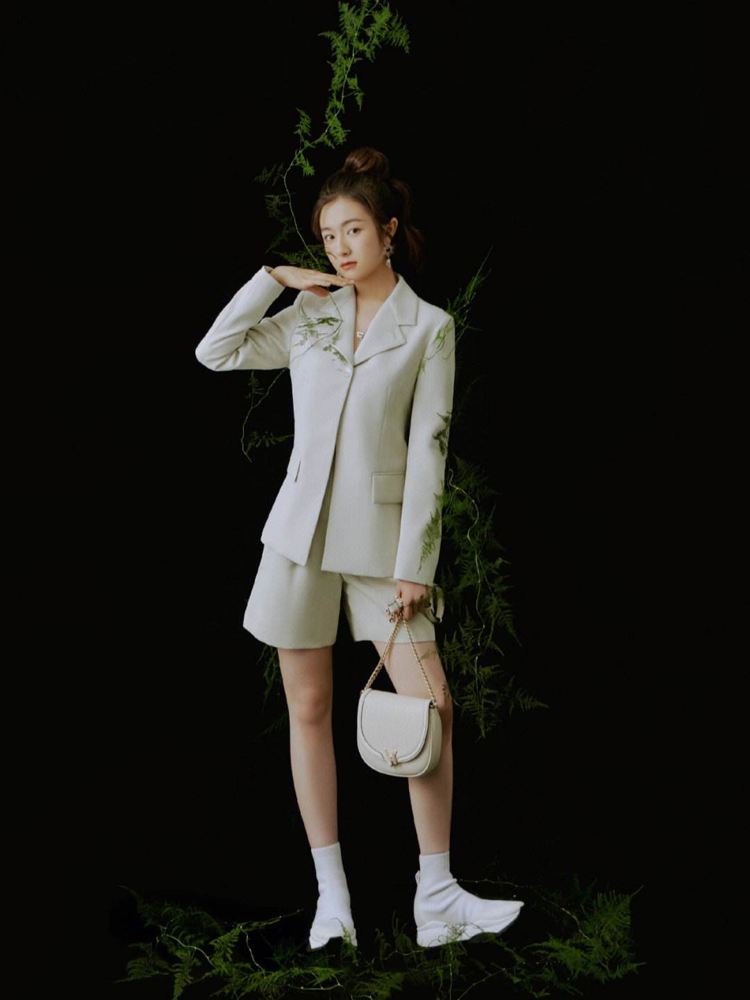 Actress clothing - Li Randi - iNEWS